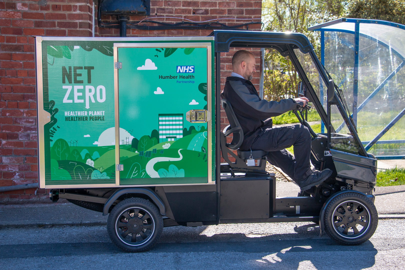 Portering team goes electric with innovative eCargo bike | Hull ...